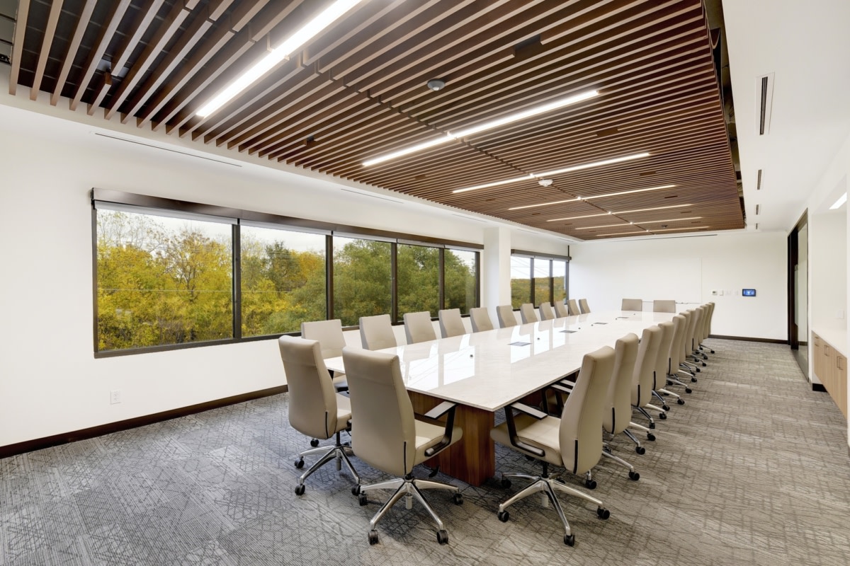 Choosing Between a Design Consultant and Agency for Your Workspace: Key ...
