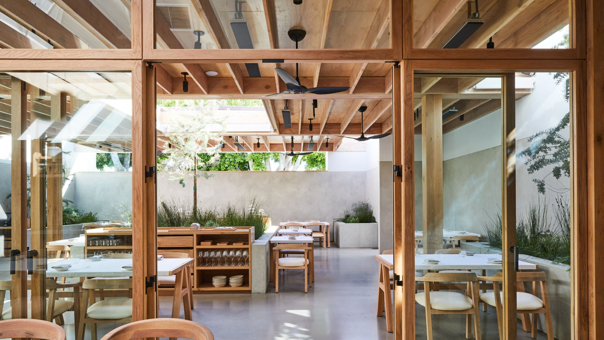 Minimalist Restaurant Design: Transform Your Space