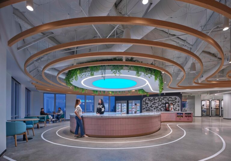 Traditional Office Design: Timeless Elegance
